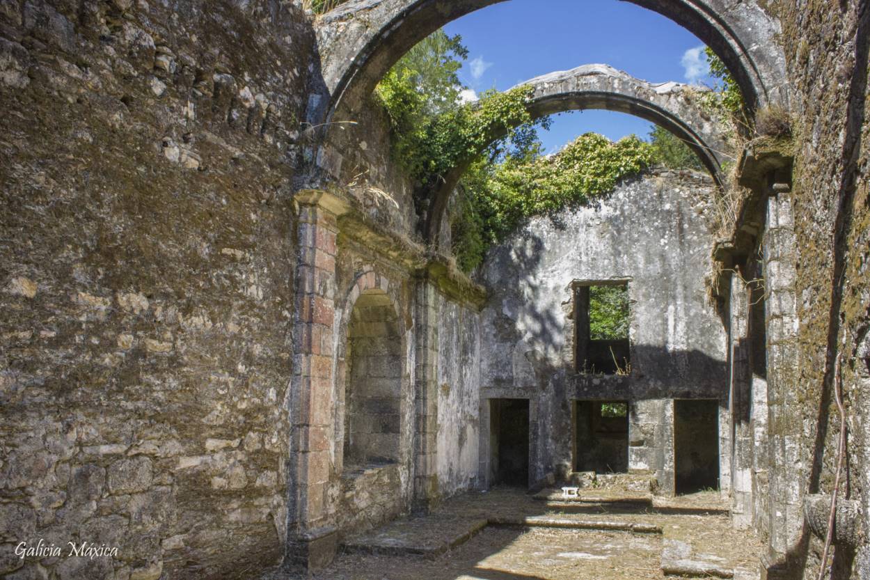 Iglesia - Ermita de San Amaro (Ruinas) | GALICIA MÁXICA