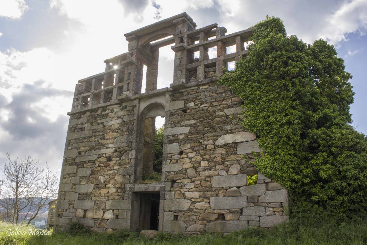 Ruinas Capela de Fátima en Sinde | GALICIA MÁXICA