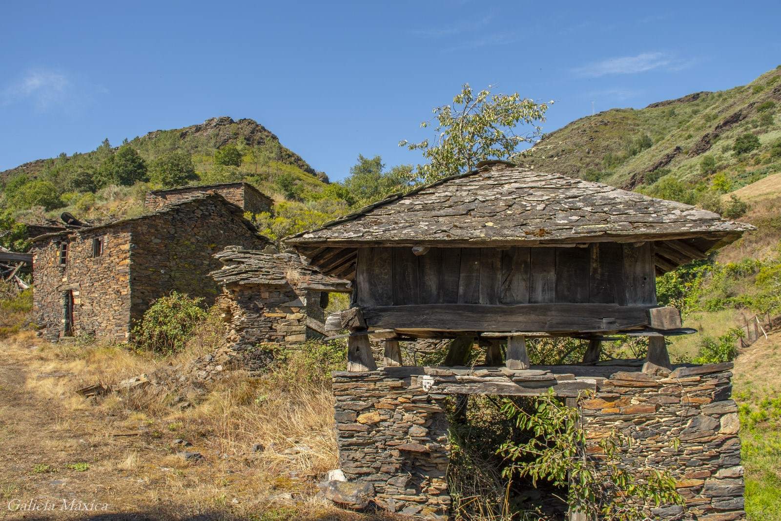 Aldea abandonada de Candelago en Corme | GALICIA MÁXICA